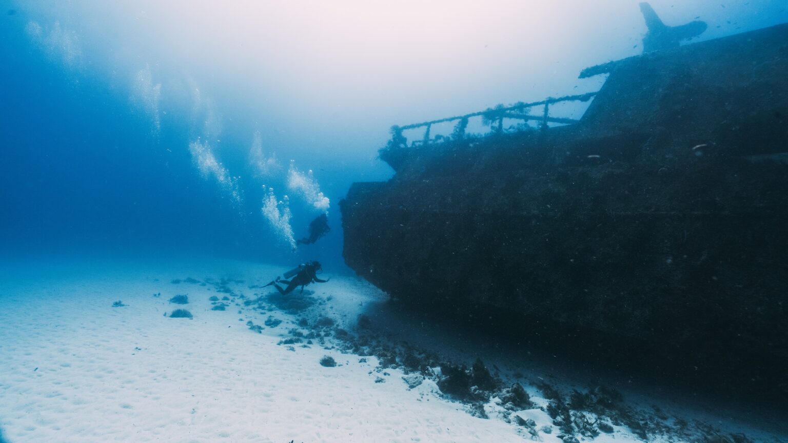 The Best Liveaboard Routes for Wreck Diving Lovers - Seaduction Diving
